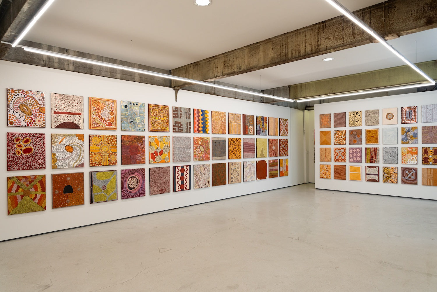 Community XV - Utopia Art Sydney – Papunya Tula Artists